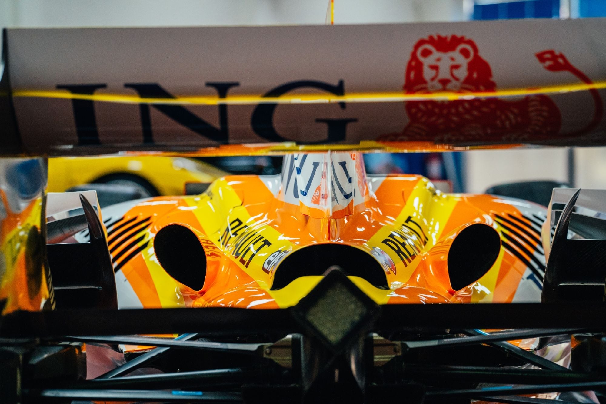 F1 RENAULT R29 ROLLING CHASSIS - TheArsenale