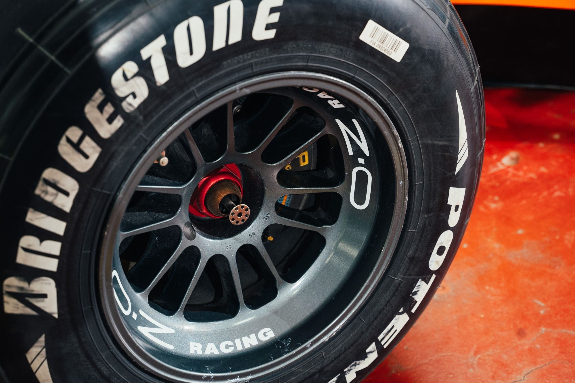 F1 RENAULT R29 ROLLING CHASSIS - TheArsenale