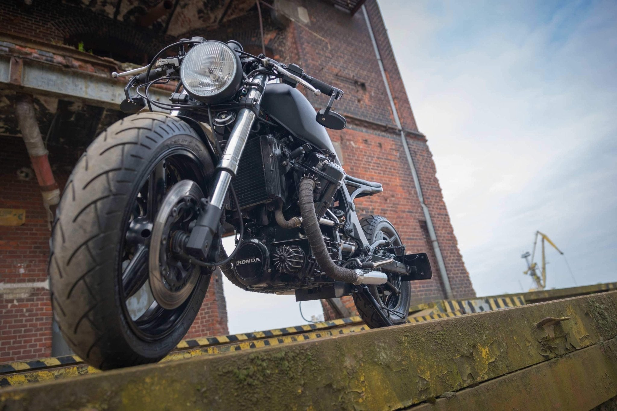 Honda GL500 "Black Beauty" by Ugly Motors - TheArsenale