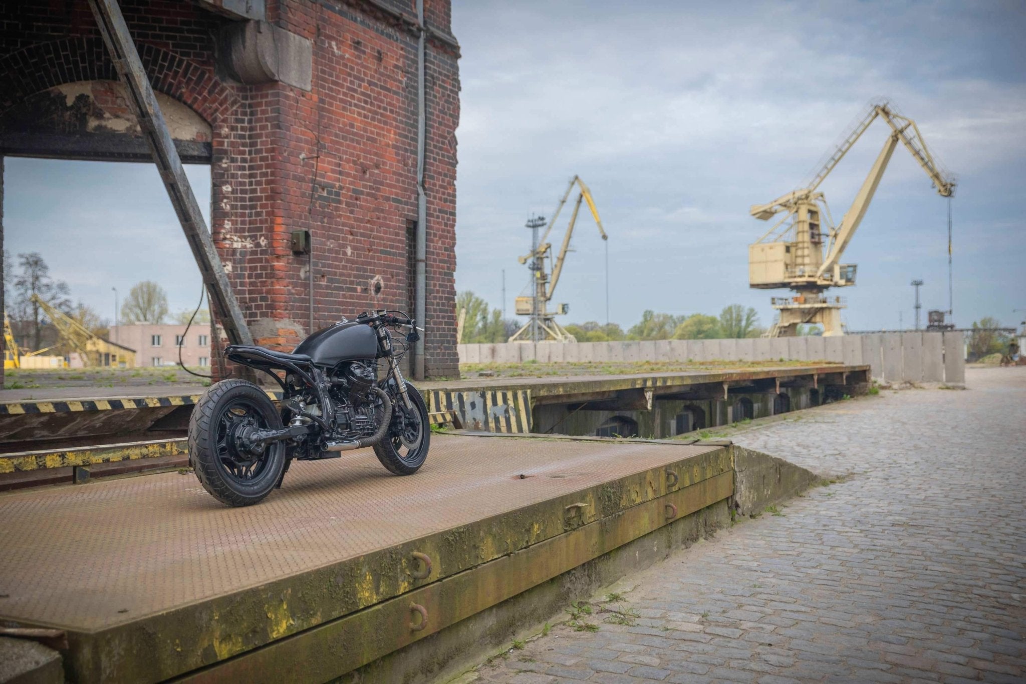 Honda GL500 "Black Beauty" by Ugly Motors - TheArsenale